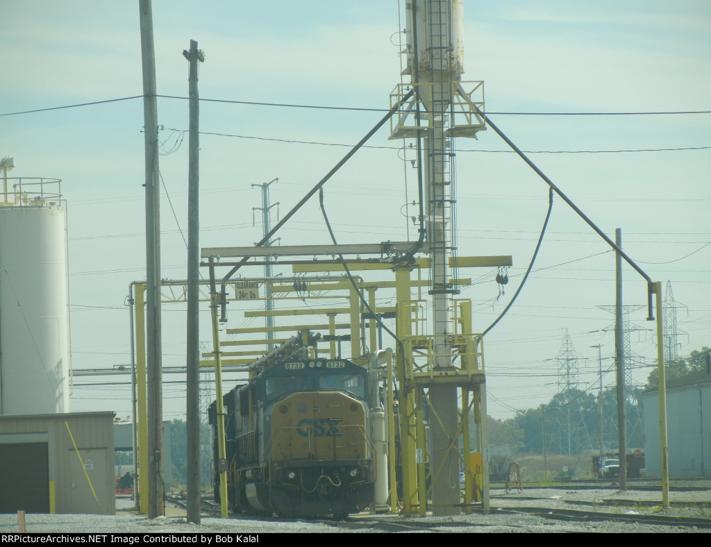 CSX 8732 fueling in BARR Yard